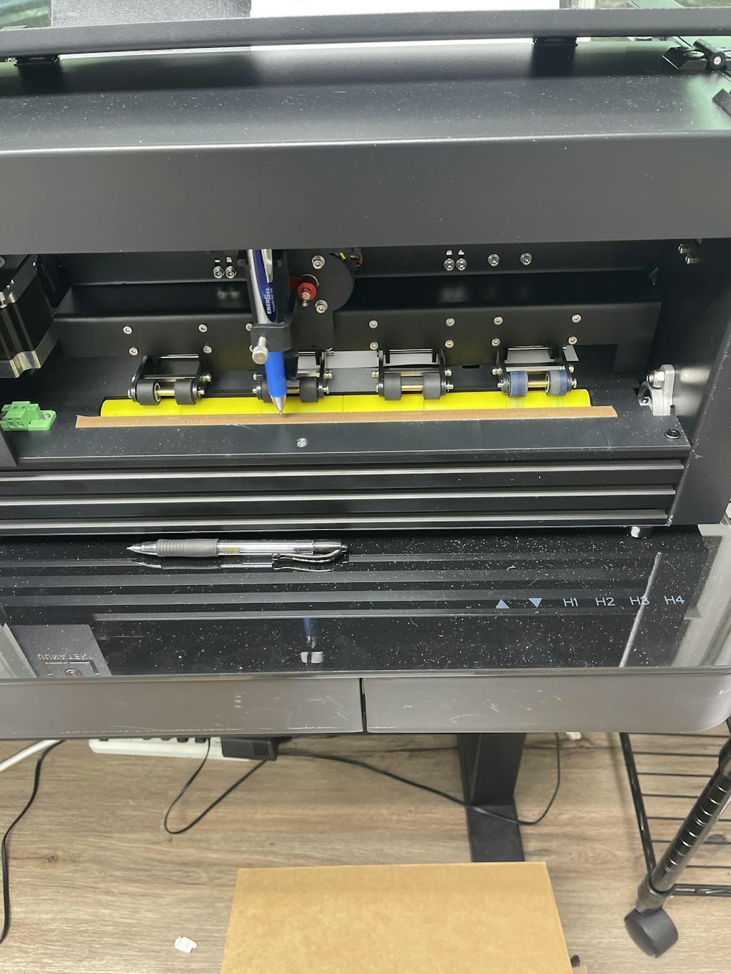 UUNA TEK iAuto - Automatic Writing Machine for Bulk Writing