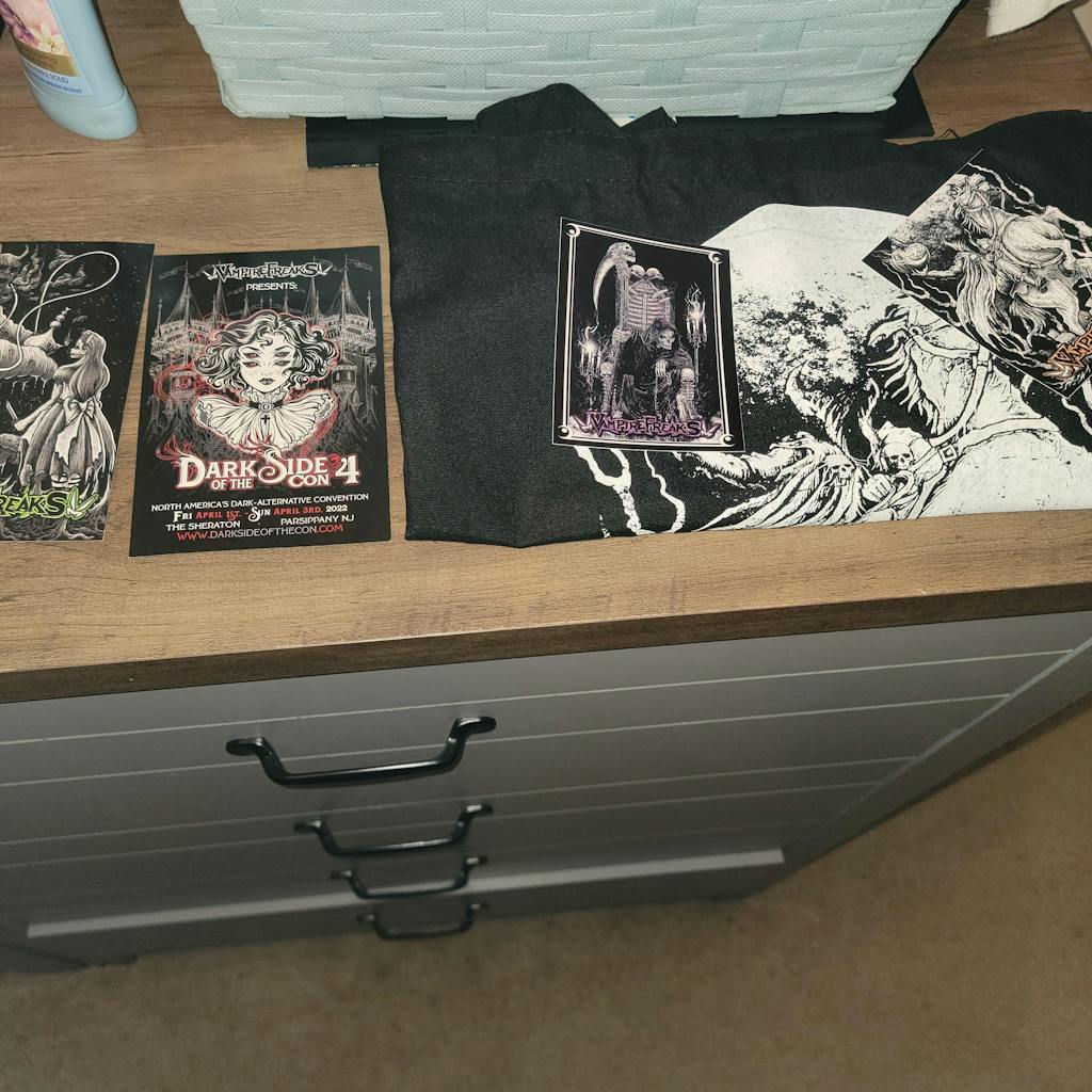 Goth Clothing at VampireFreaks. Emo and Punk Rock Fashion.