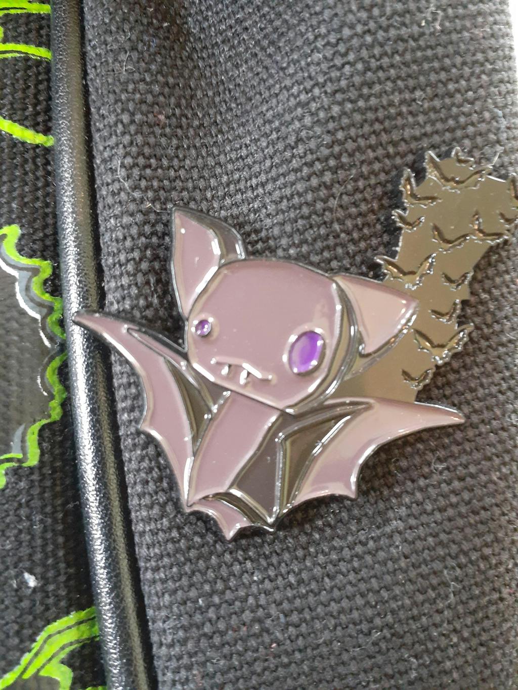 Baby Bat Enamel Pin – VampireFreaks