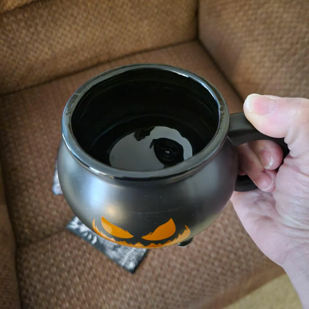 Halloween Fiend Cauldron Mug – VampireFreaks
