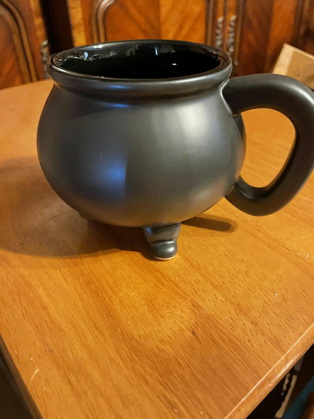 Conjuring Cauldron Mug – VampireFreaks