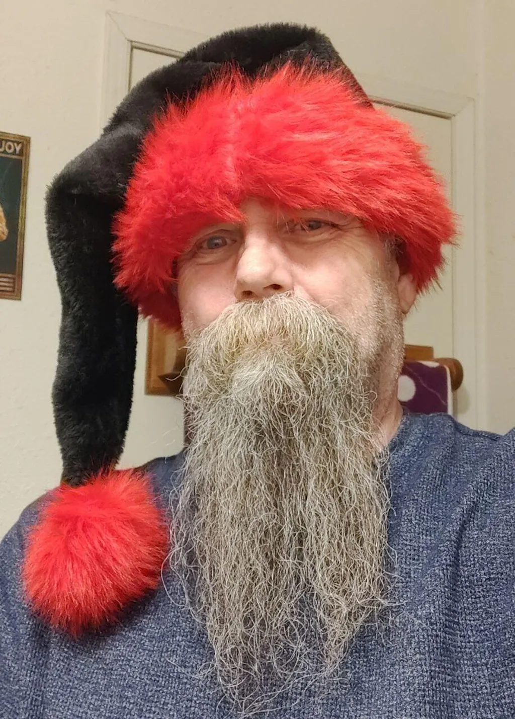 Santa Claws Hat [BLACK/RED] – VampireFreaks