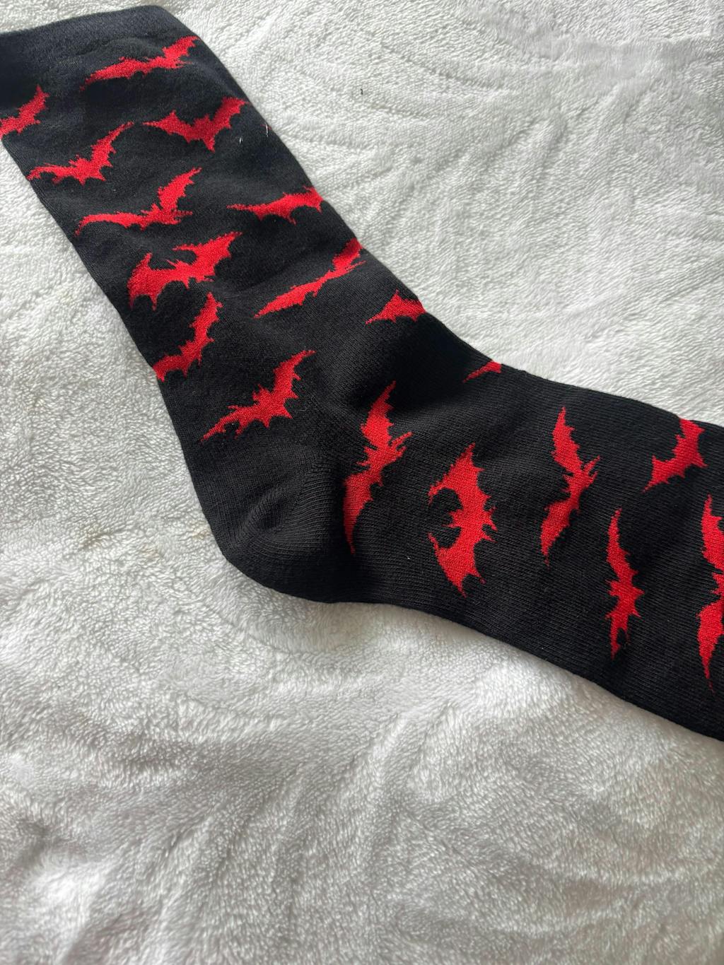Creepy Crew Socks [Red Bats] – VampireFreaks