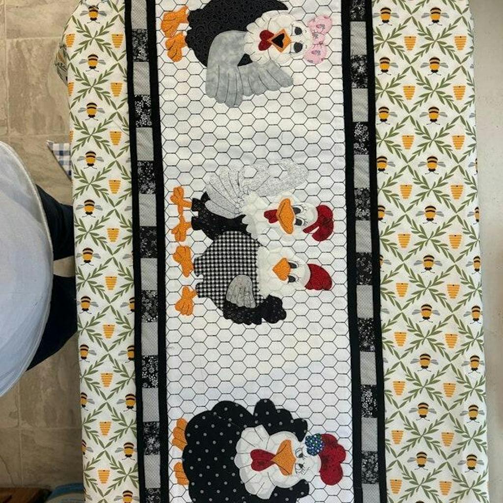 Bethlehem Starlight Quilted Table Runner NCU0NT1424 – Vantique