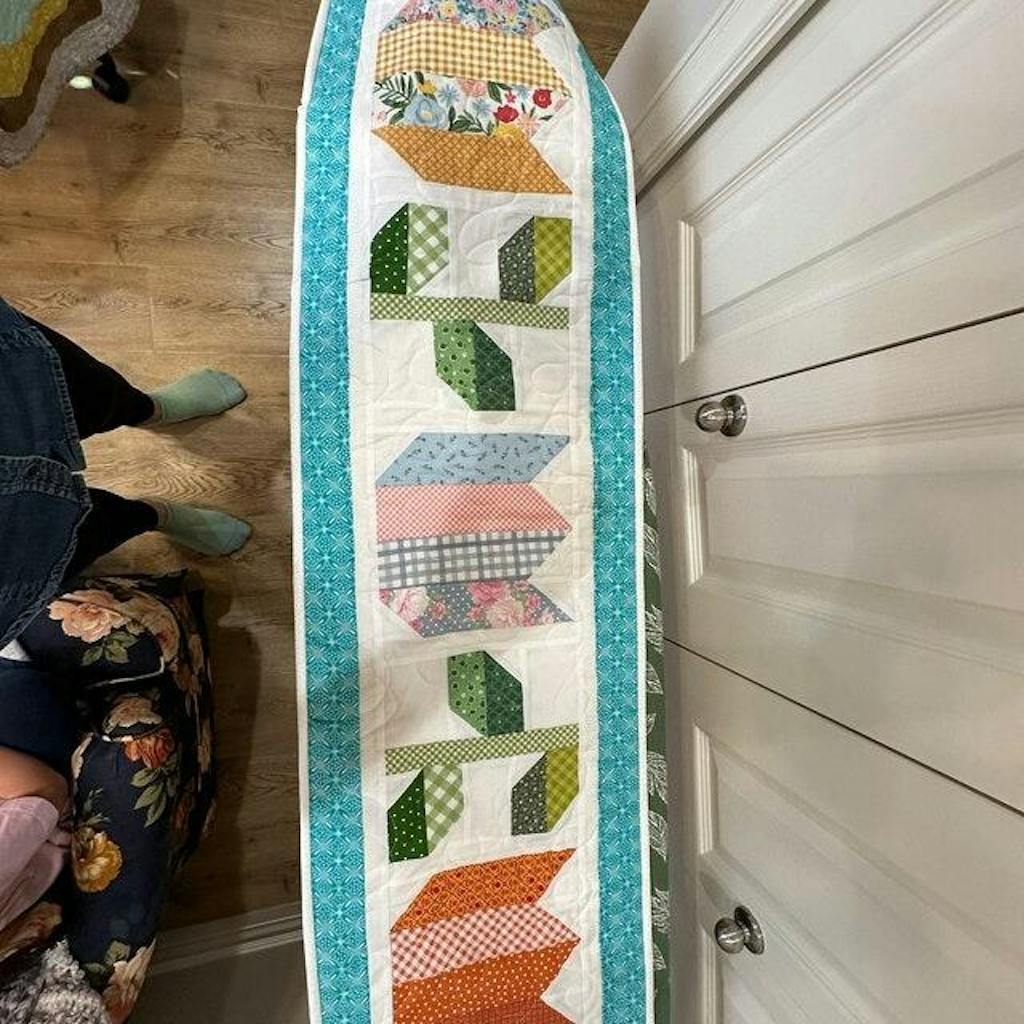 Bethlehem Starlight Quilted Table Runner NCU0NT1424 – Vantique