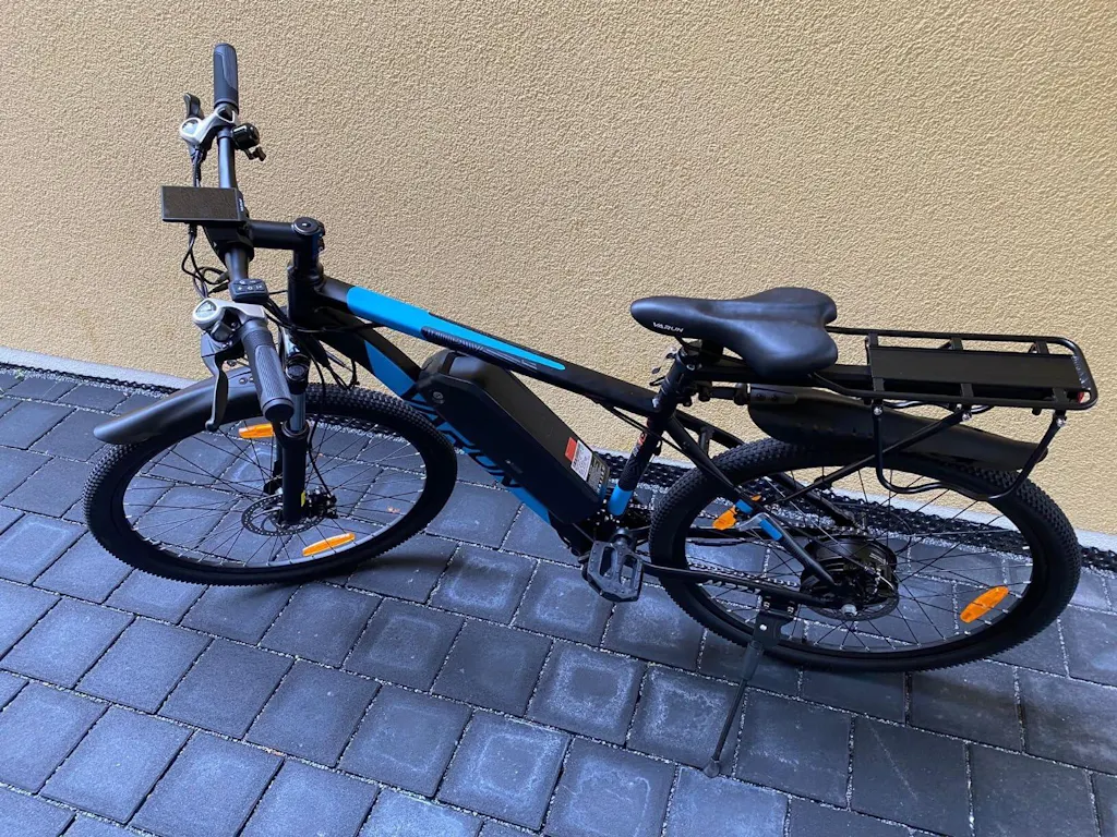 VARUN M27-1—Ideal for All-Terrain Use, Shimano 21-Speed with 27" Tires ...