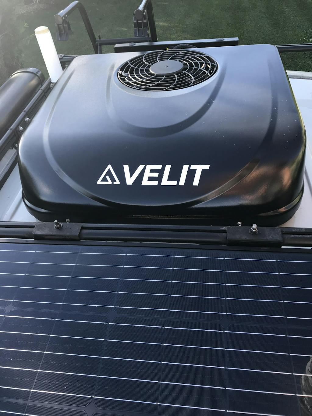 Velit 2000R - 12V/24V/48V Rooftop Air Conditioner
