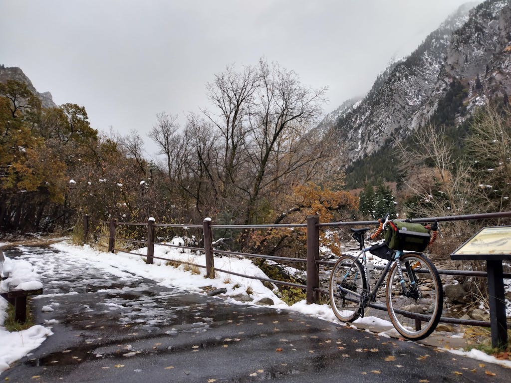 Biggish Bag – Velo Orange
