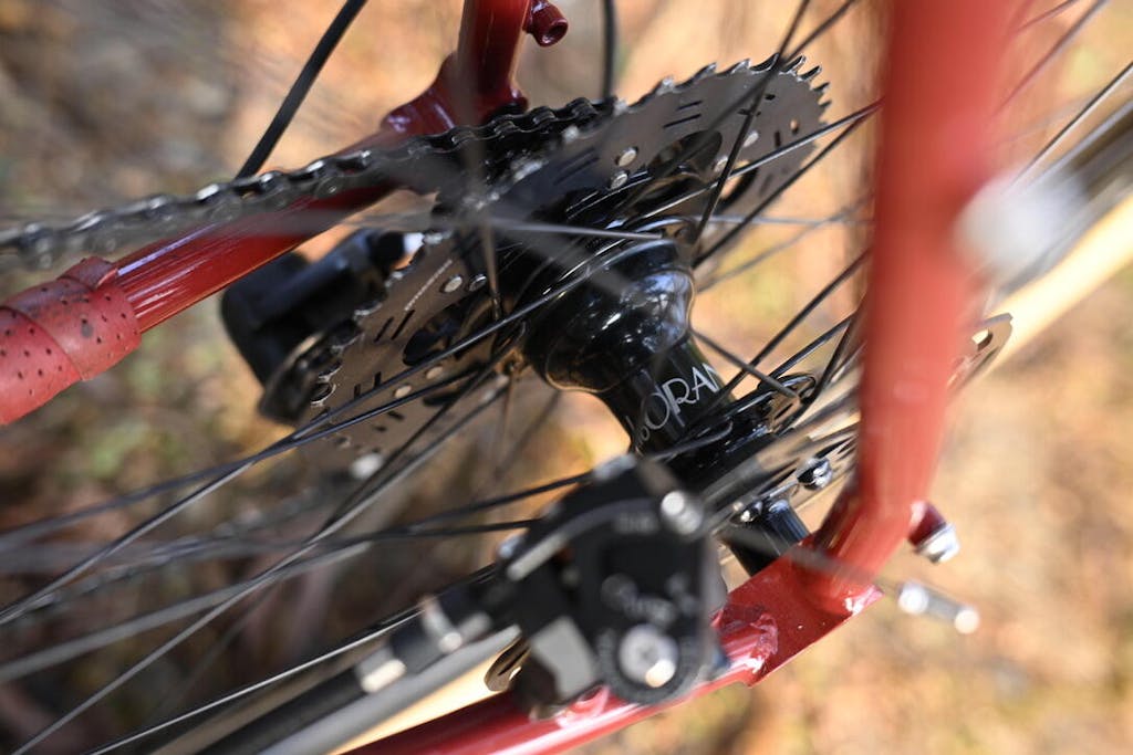 Disc Rear Hub - Silver and Noir – Velo Orange