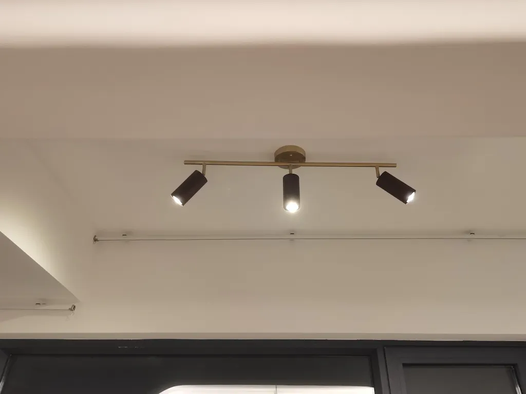 Thio Wooden Track Lighting – Adjustable & Elegant Lighting Fixture ...