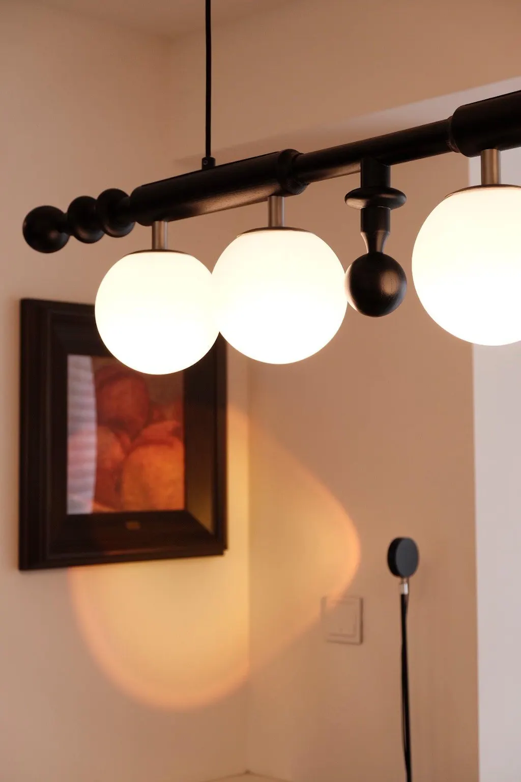 Roman Column Chandelier | Elegant Walnut Wood & Glass Design – Vinlighting