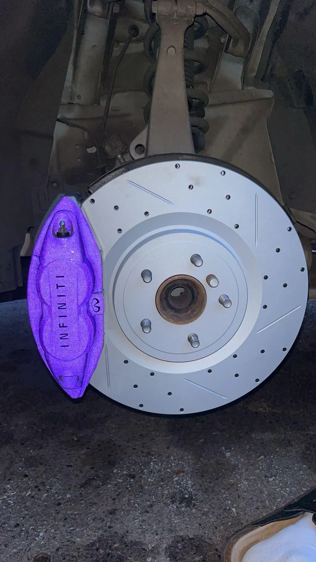 Infiniti / Nissan, Q50 G37 350Z Akebono Reflective Caliper Pre-cut Vin ...