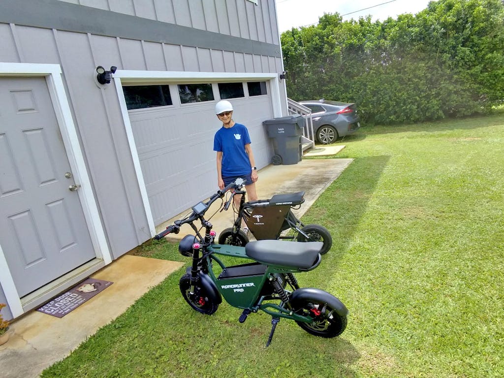 EMOVE RoadRunner Pro Seated Electric Scooter - Voromotors