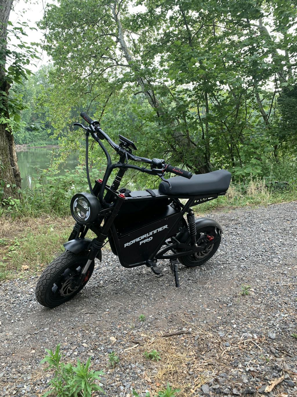 EMOVE RoadRunner Pro Seated Electric Scooter - Voromotors