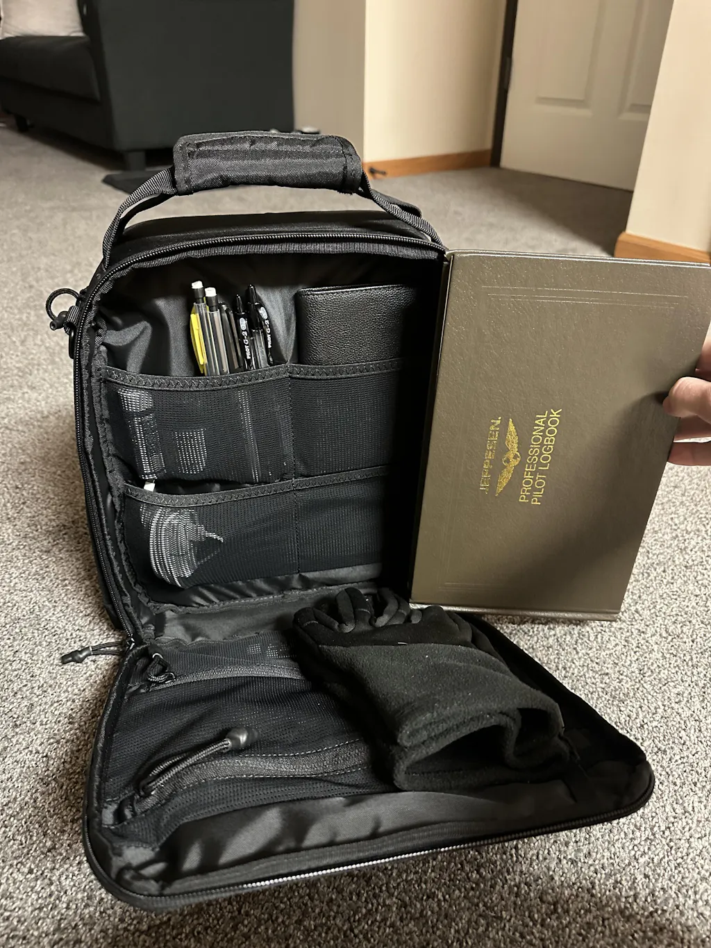 The Flight Bag That Adapts To Any Pilot – Wairworthy
