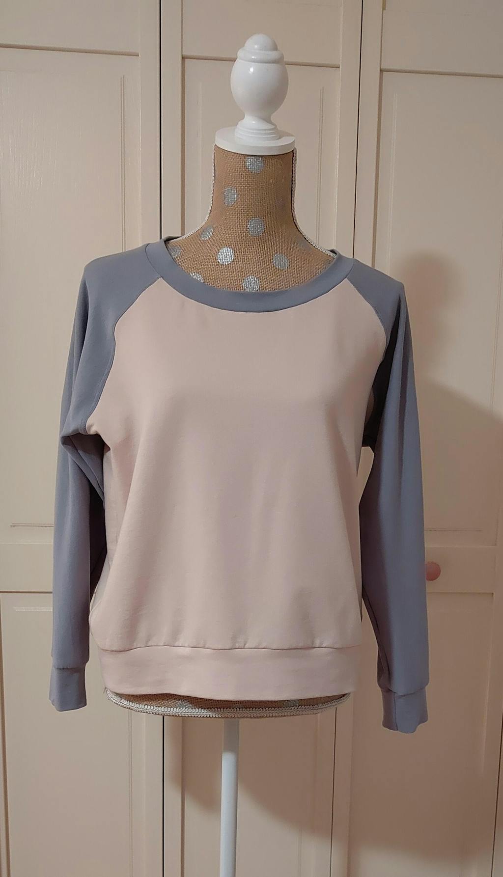 Boxy Raglan sweater sewing pattern | Wardrobe By Me - We love sewing!