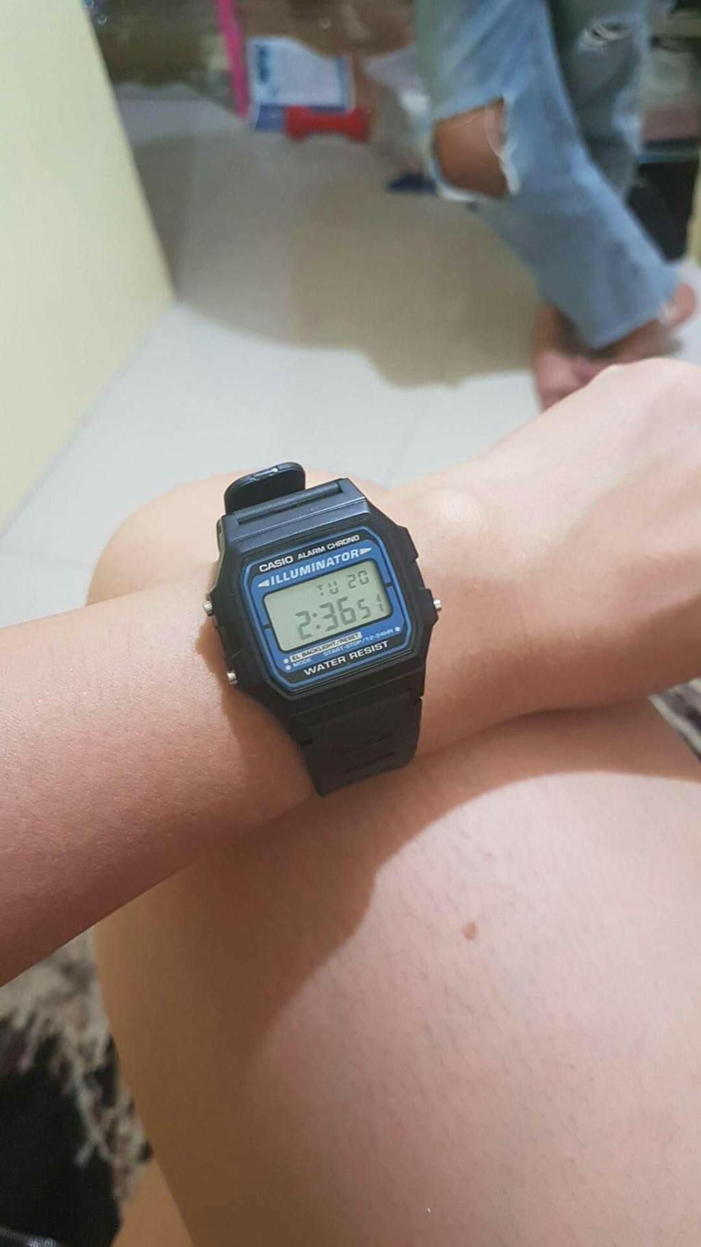 Casio Vintage F105W-1A Illuminator Sport Watch for Men and