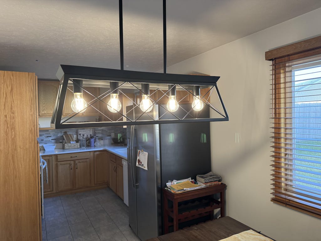 ModernVintage™ 95 CRI A19 5W LED Filament Bulb – Waveform Lighting