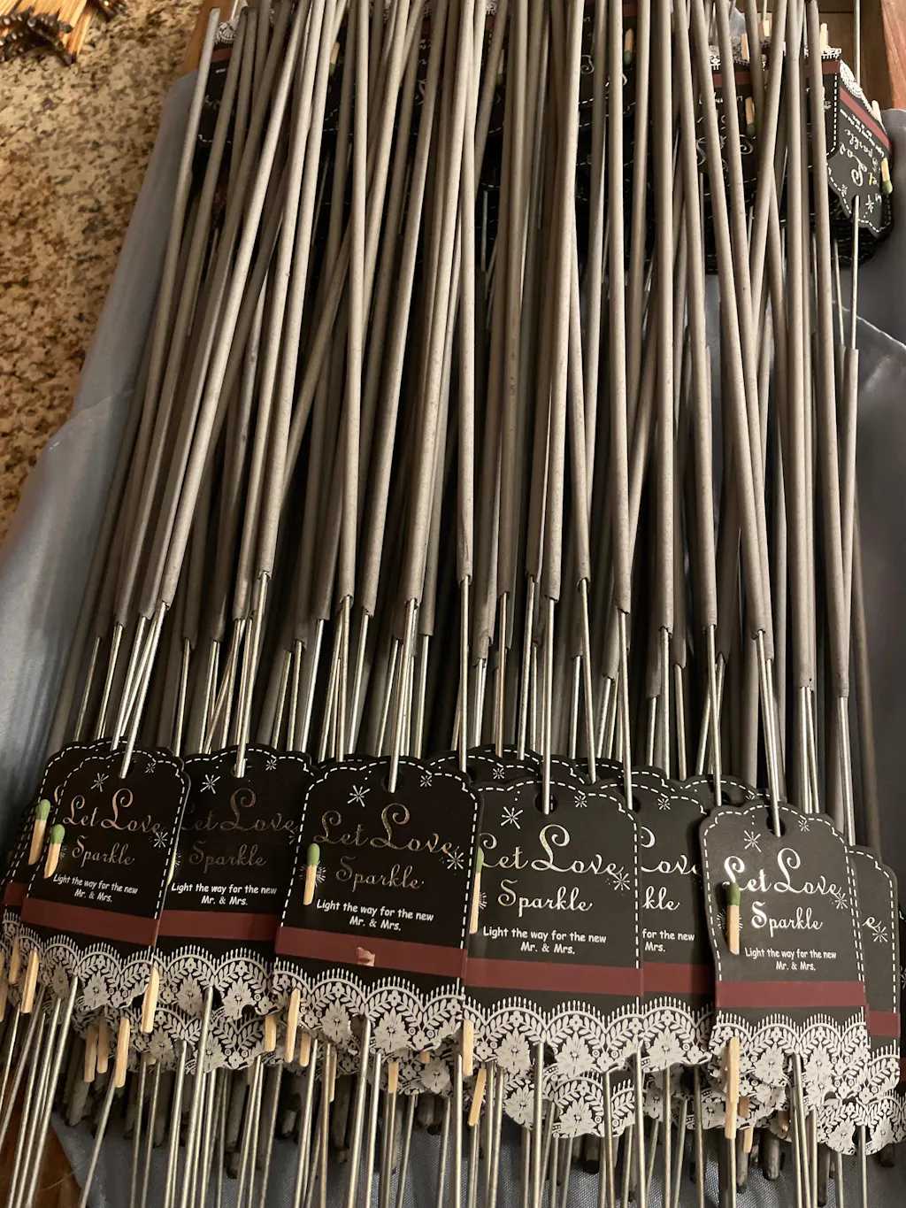 20 Inch Wedding Sparklers | 20 inch sparklers | Long-Lasting Sparklers ...