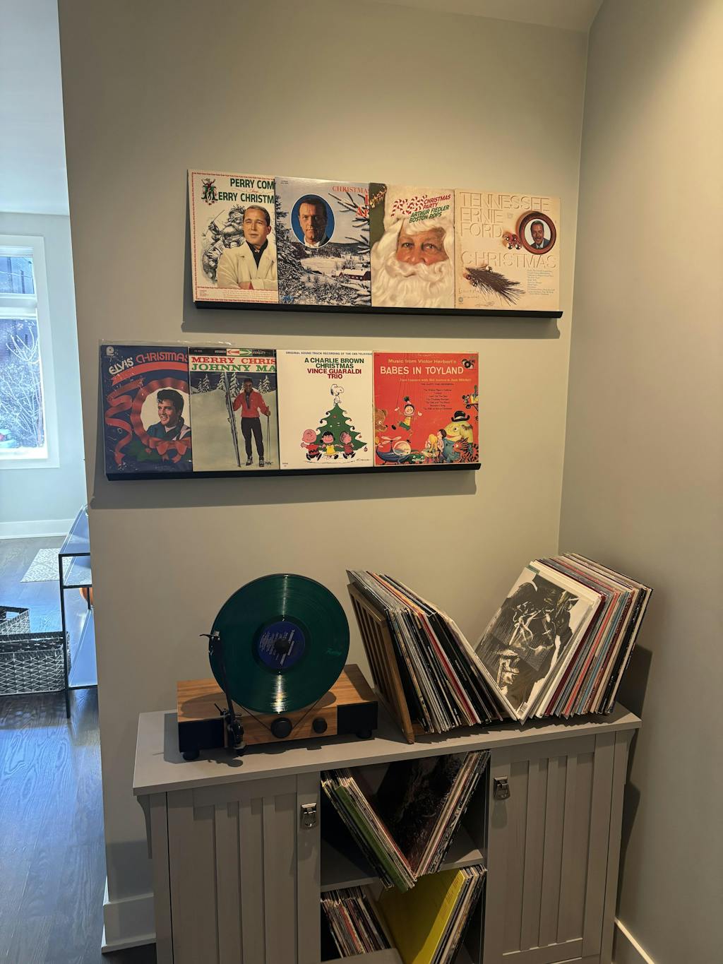 Visible Vinyl | Vinyl Record Wall Mount Display | Well Made