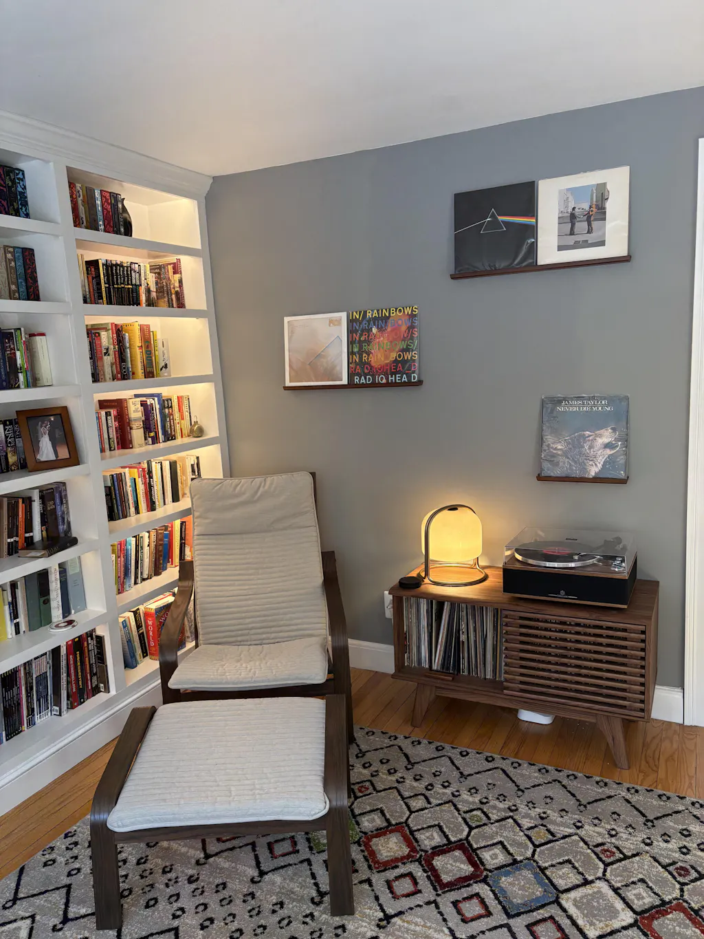 Visible Vinyl | Vinyl Record Wall Mount Display | Well Made