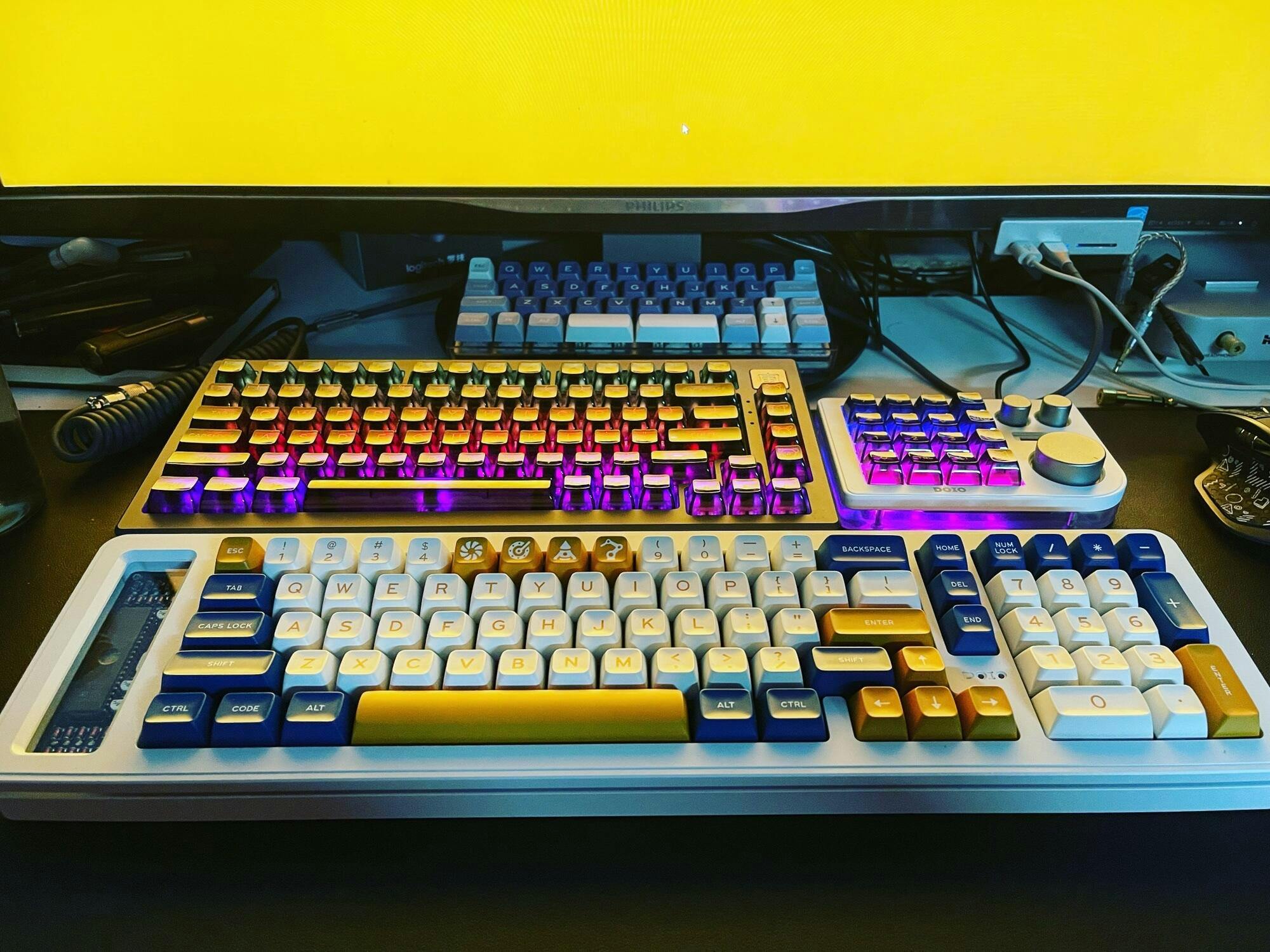 DOIO KB16-01 Macro Keyboard 16 Keys + 3 Knob Macro Pad - WhatGeek