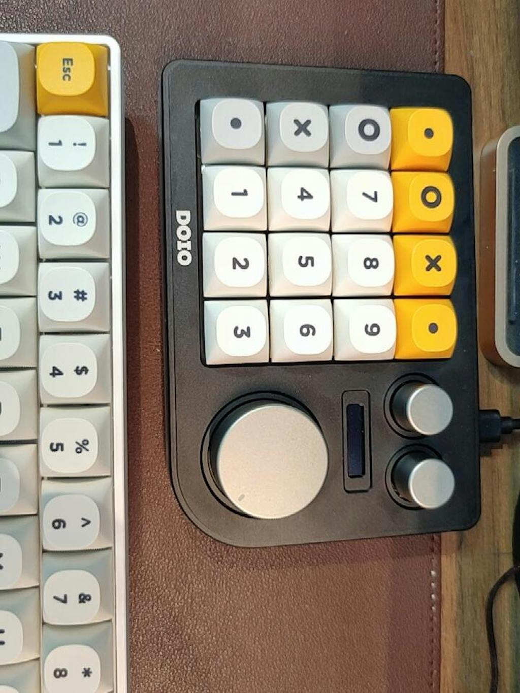 DOIO KB16-01 Macro Keyboard 16 Keys + 3 Knob Macro Pad - WhatGeek