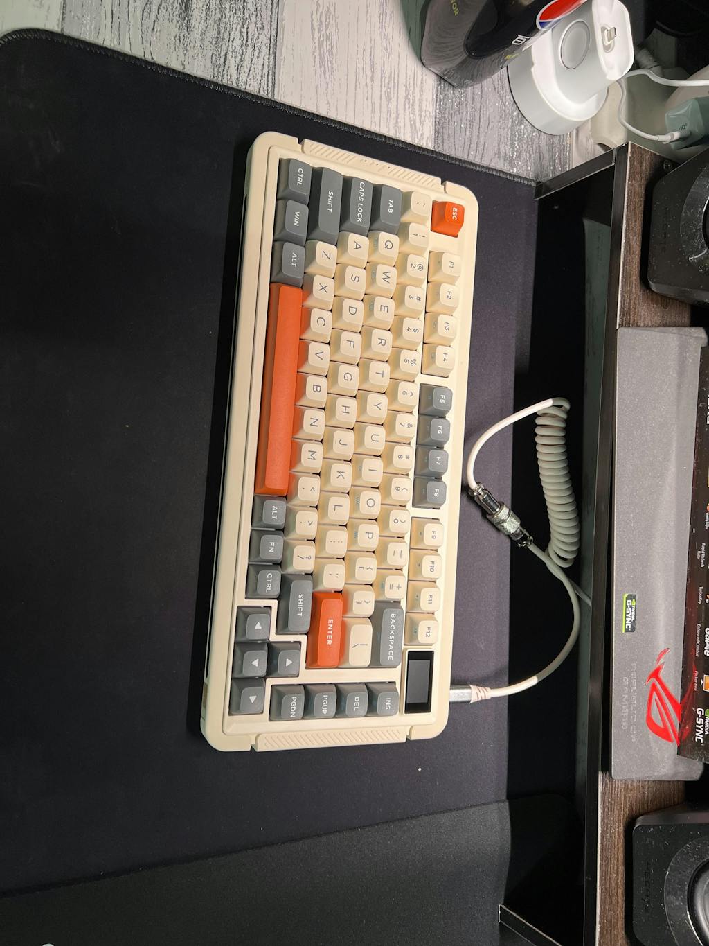 RoyalAxe L75 Keyboard with TFT Display - WhatGeek