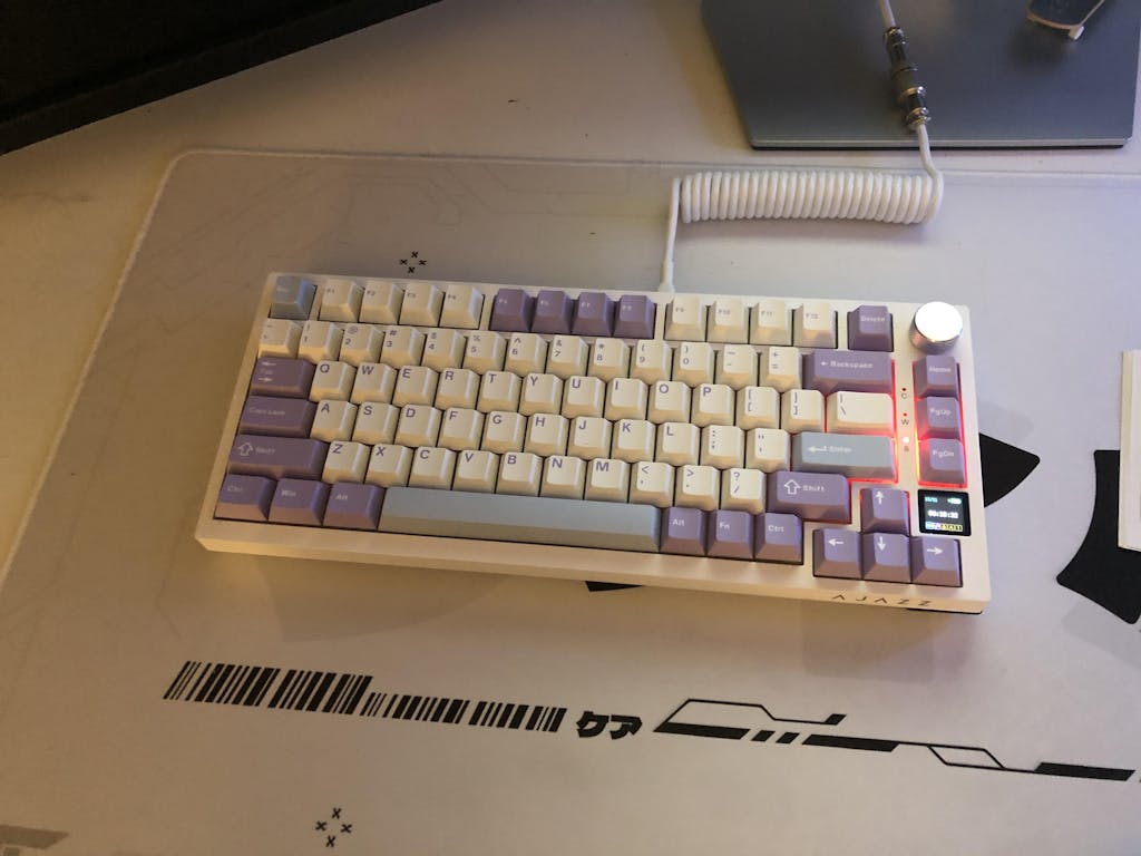 Ajazz AK820 Pro Mechanical Keyboard - WhatGeek