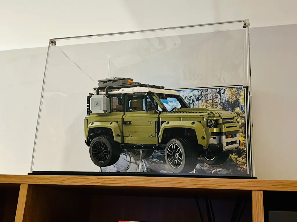 Display case for LEGO® Technic: Land Rover Defender (42110) — Wicked Brick