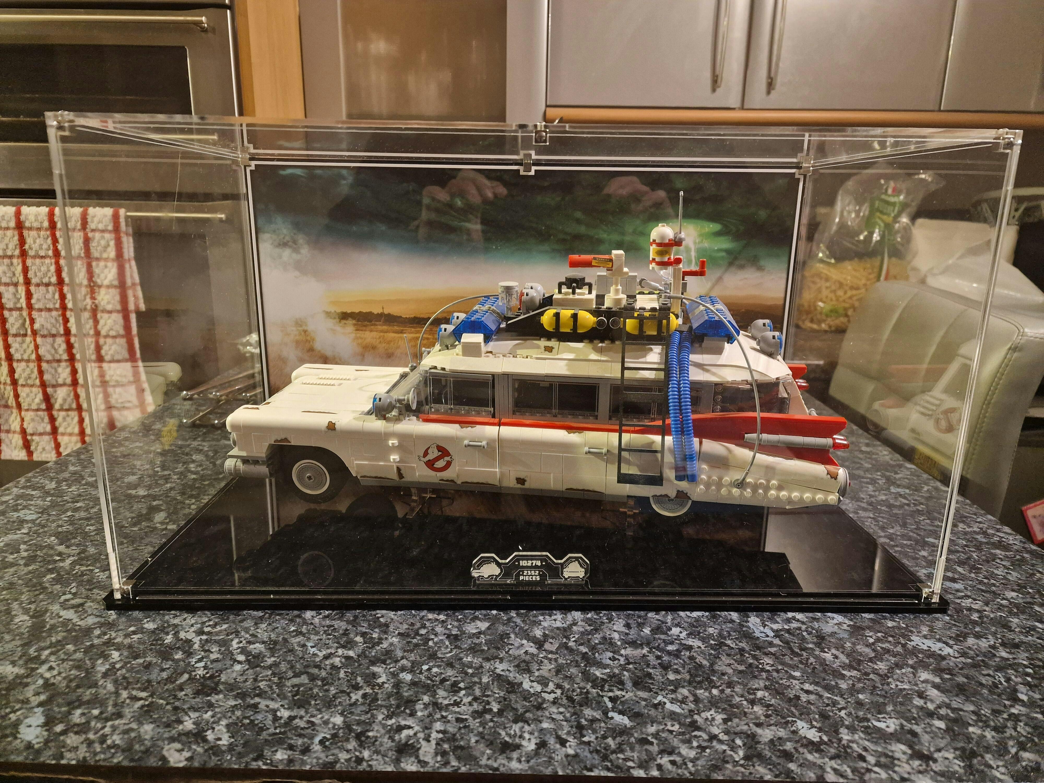 Display case for LEGO® Creator: Ghostbusters ECTO-1 (10274) — Wicked Brick