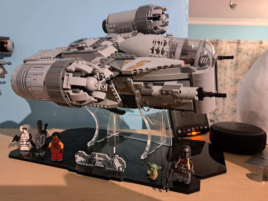 Display Stand for LEGO® Star Wars™ The Razor Crest™ (75292) — Wicked Brick