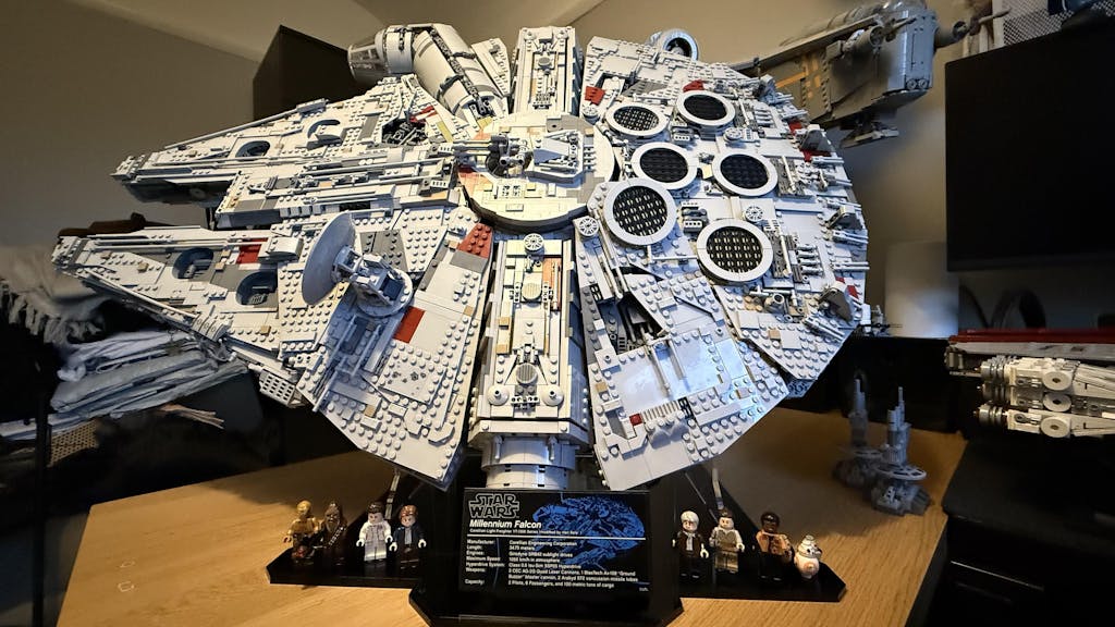 Display Stand for LEGO® Star Wars™ UCS Millennium Falcon (75192 ...