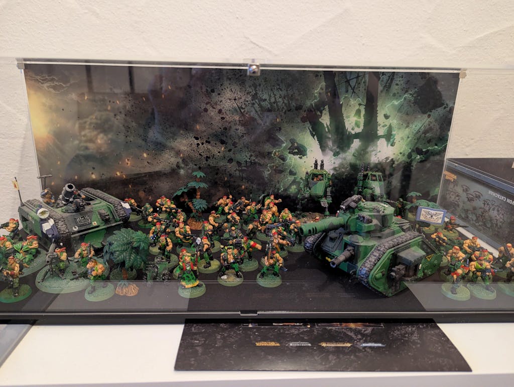 Limited Edition Display Case for Warhammer® Age of Sigmar: Skaventide ...
