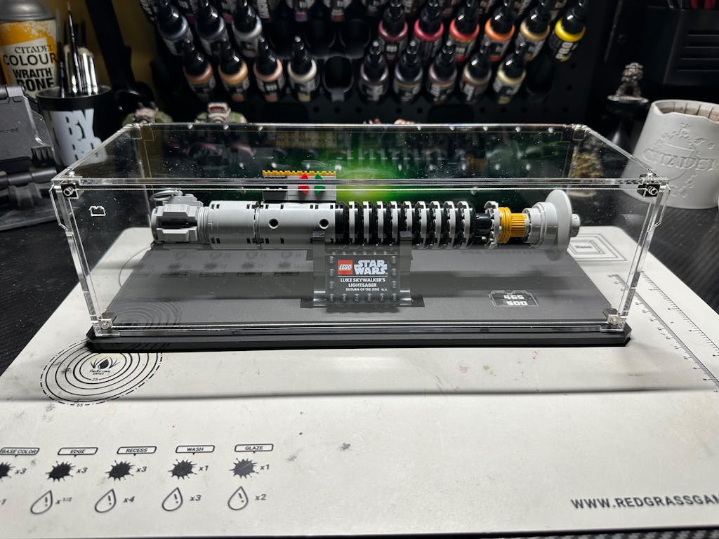 Limited Edition Display Case for LEGO® Star Wars™ Luke Skywalker’s Lig ...