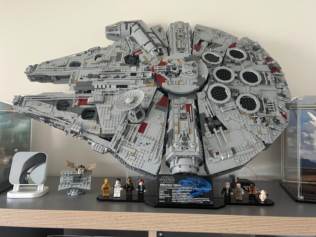 Display Stand for LEGO® Star Wars™ UCS Millennium Falcon (75192 ...