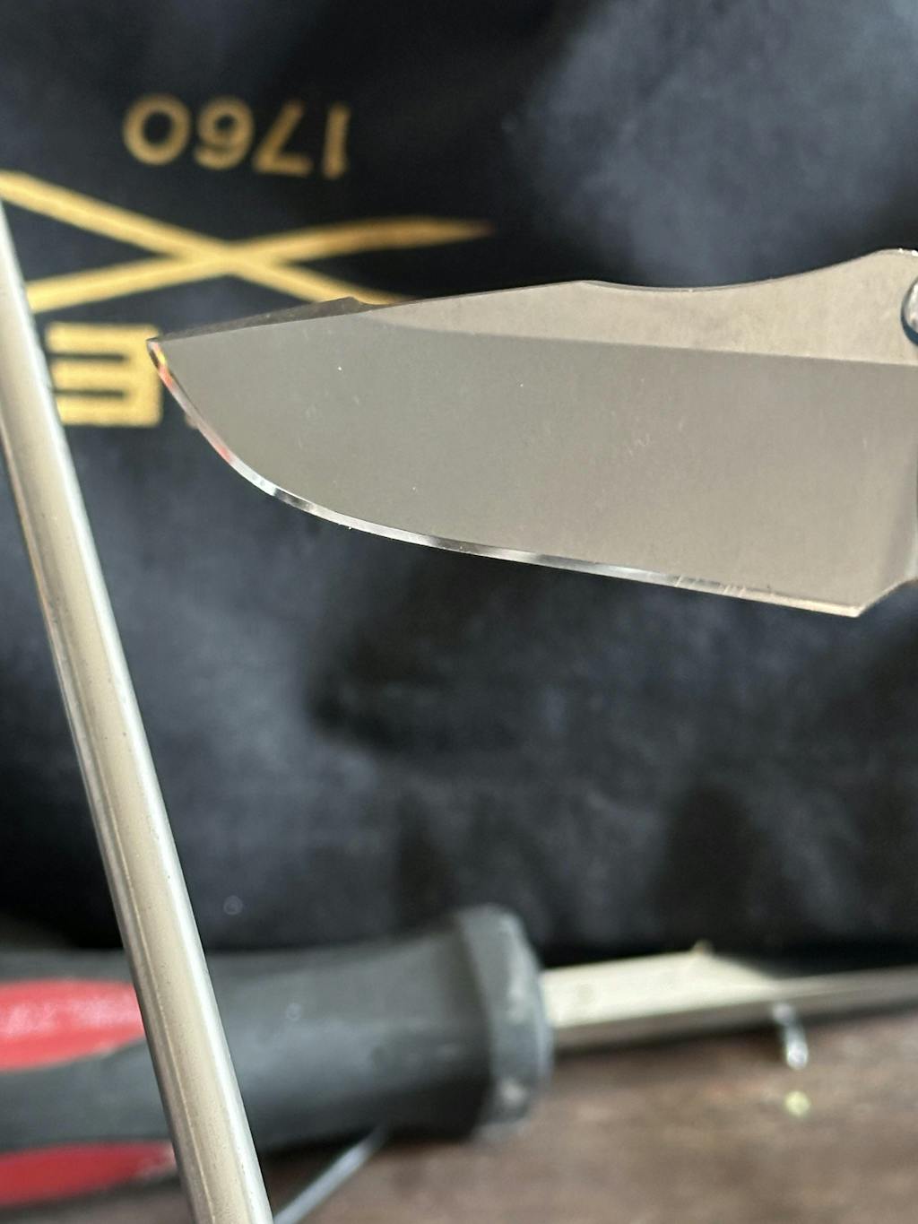 Wicked Edge precision Knife Sharpeners Scissor Attachment