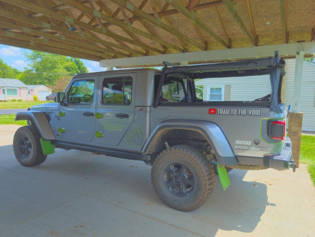 WildTop Jeep Gladiator Bed Cap 2020-Current 5ft (60.3 in) – WildTop ...