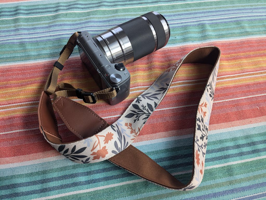 Wildflower Camera Strap – Wildtree