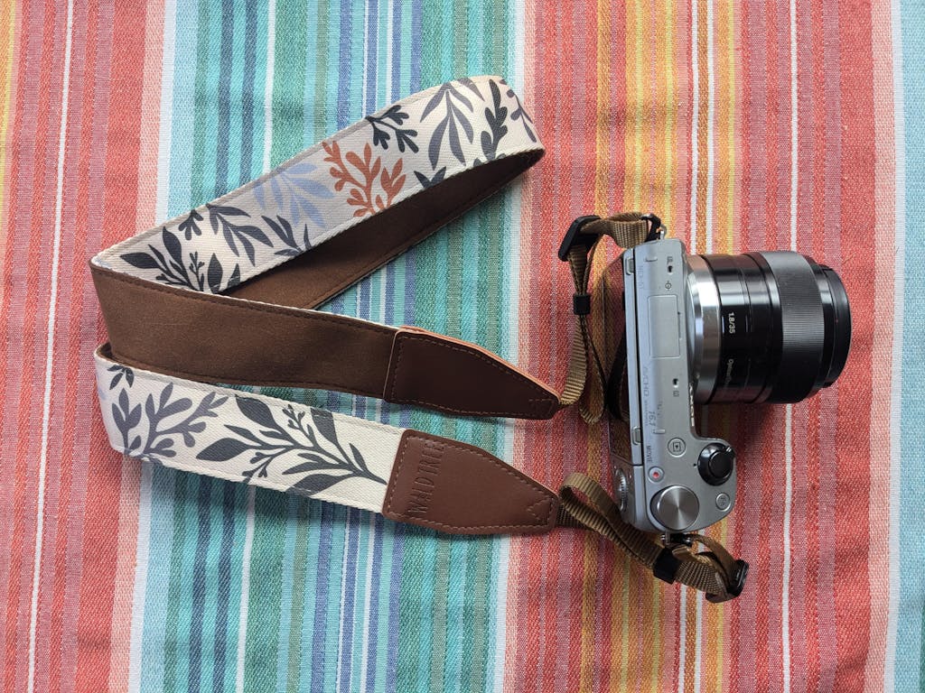 Wildflower Camera Strap – Wildtree