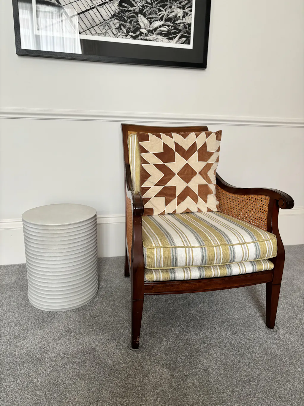 Minimal Concrete Ribbed Side Table - Raya