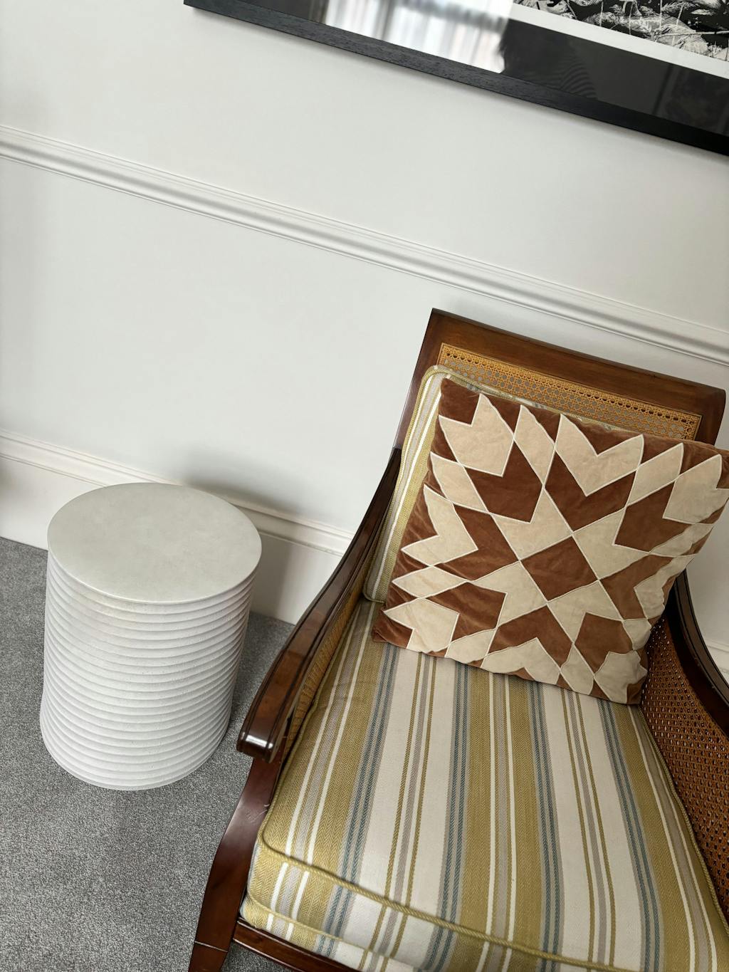 Minimal Concrete Ribbed Side Table - Raya