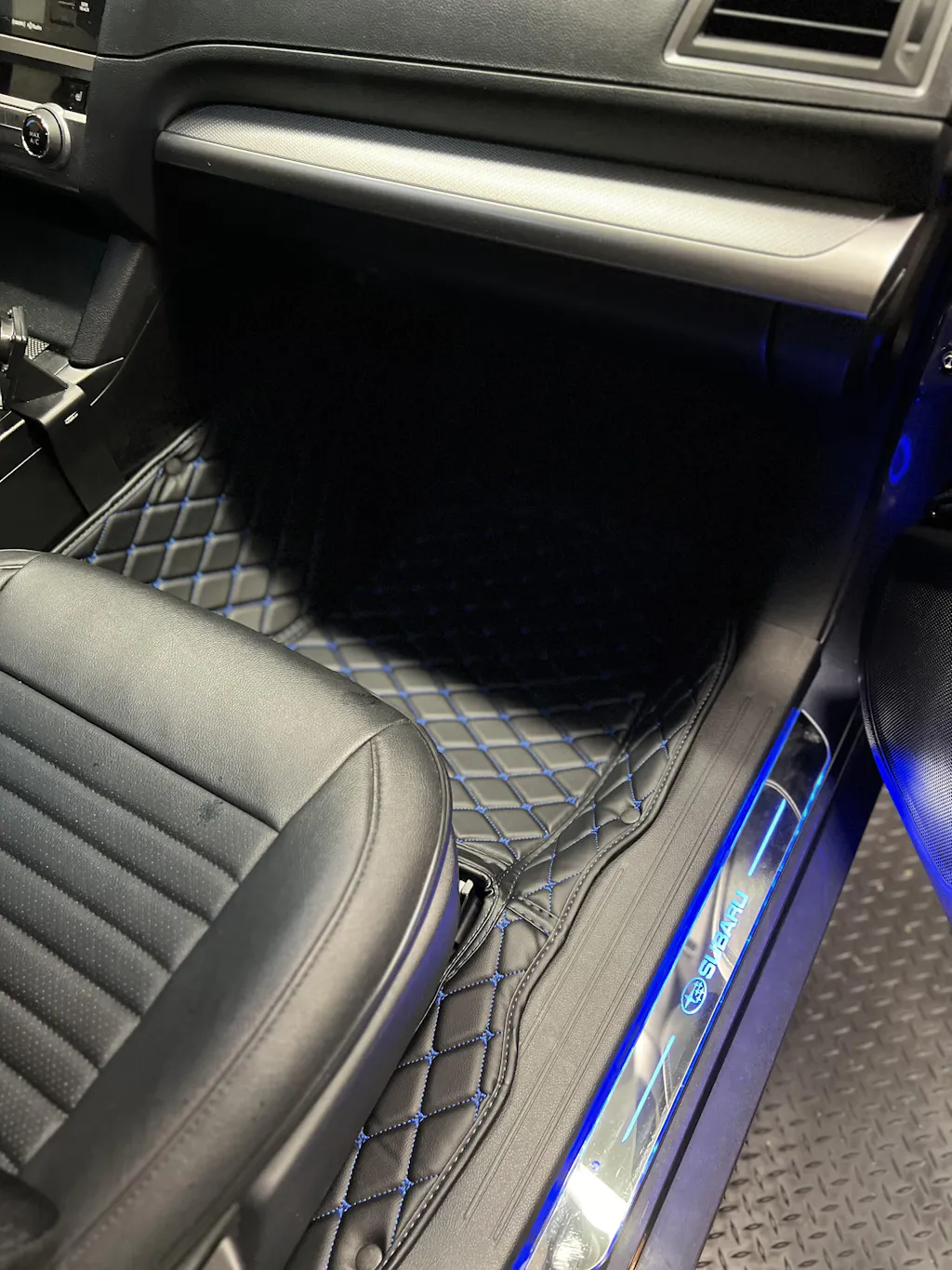 Black & Blue Luxury Custom Car Mats - Witamats