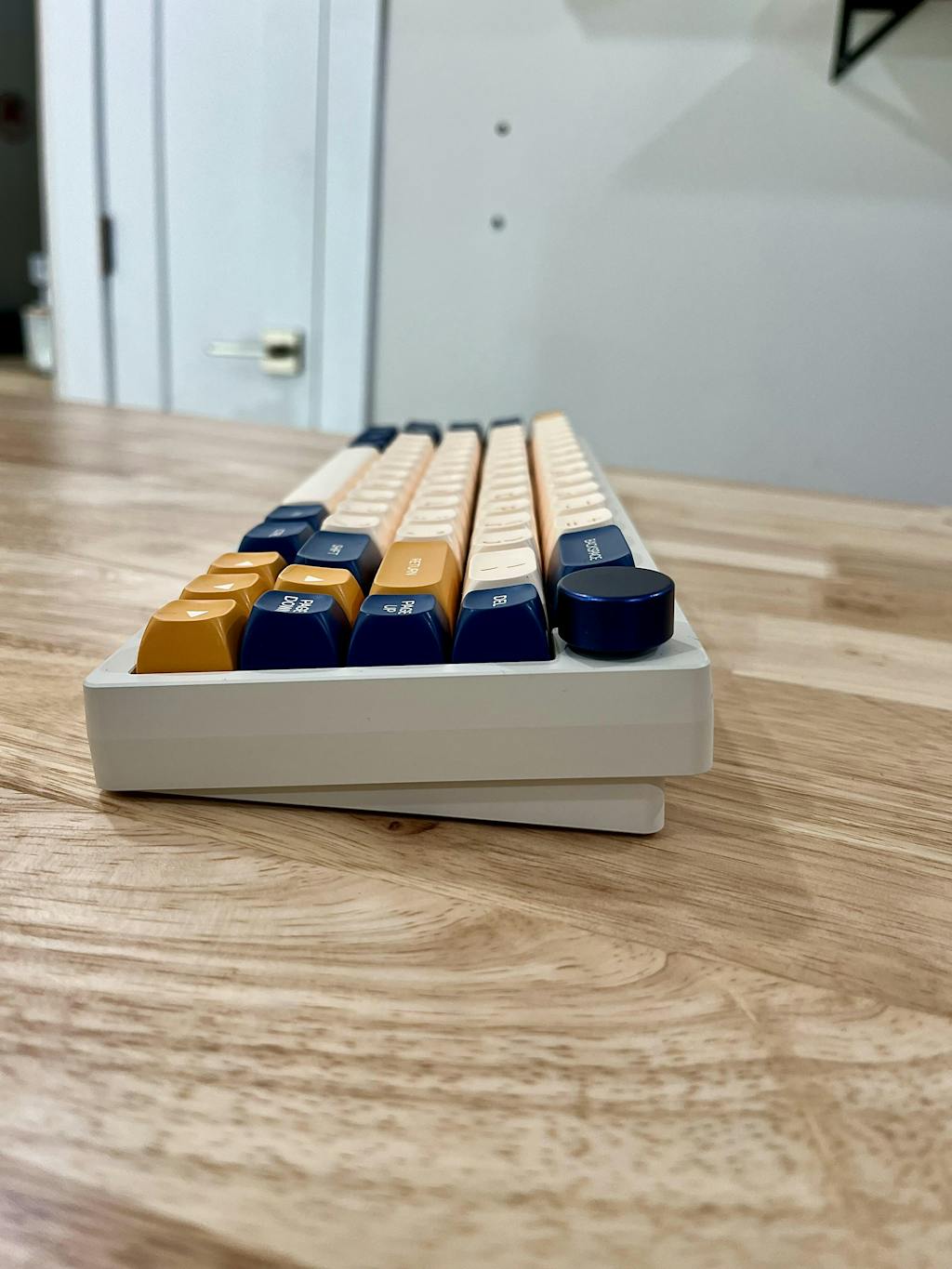 Womier SK65 65% Gasket Mounted Wireless Aluminum Keyboard with Knob ...