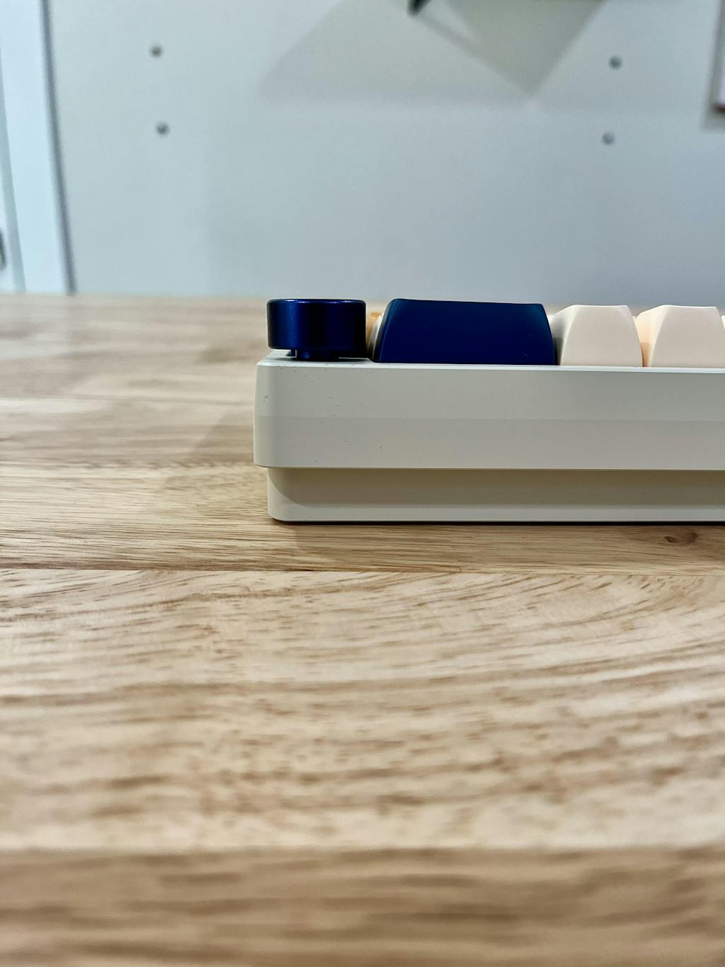 Womier SK65 65% Gasket Mounted Wireless Aluminum Keyboard with Knob ...