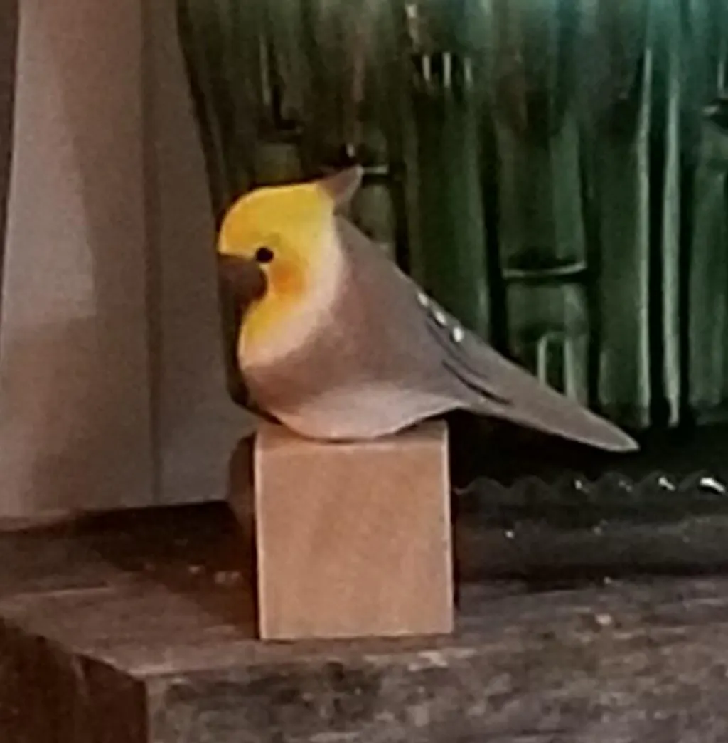 Hand-Carved Cockatiel Bird Figurines for Home Decor – Wooden Islands