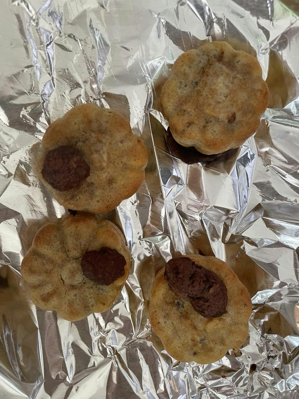 Yonggoong Flower Shape Waffle with Red Bean Paste | Wooltari