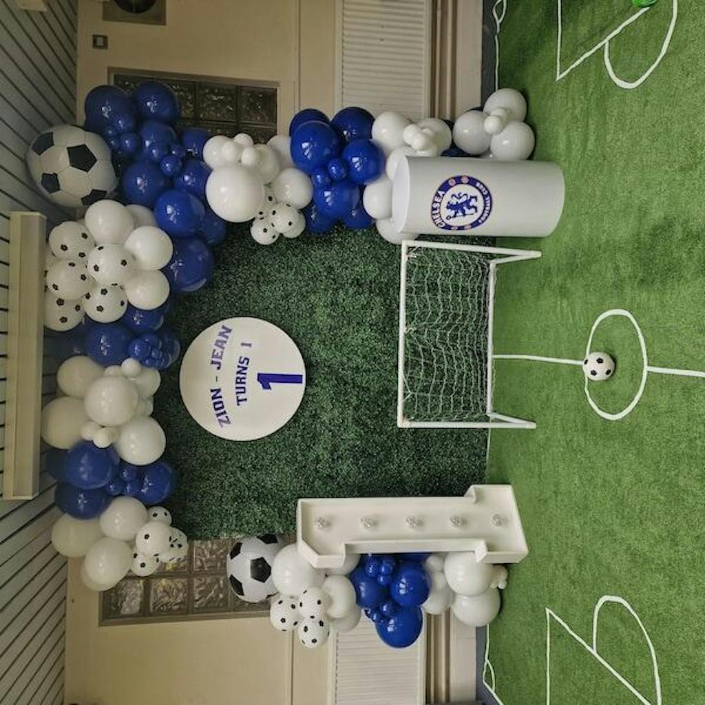 Chelsea Football Club Crest Wall Mural Sticker & Badge Wall Sticker ...