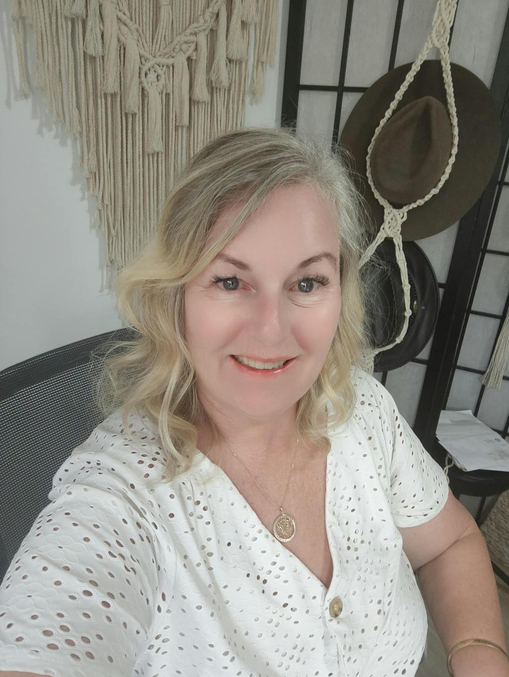 Wylera Hair™️ The Easiest Automated Hair Curler Ever – Wylera Hair™ UK