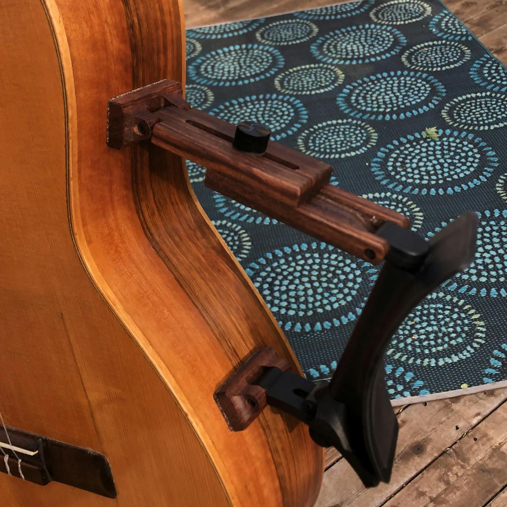 Sagework Atlas - Magnetic Classical Guitar Support - Standard Model